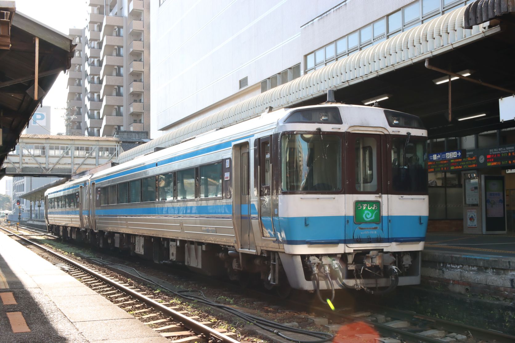 JR四国のキハ185系 - meihan-rail.