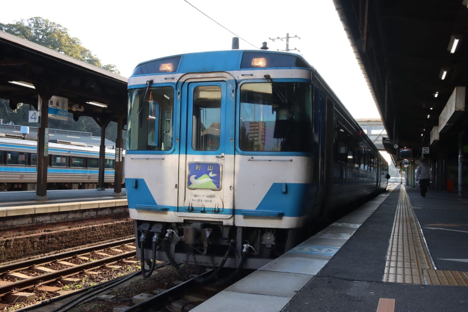 JR四国のキハ185系 - meihan-rail.