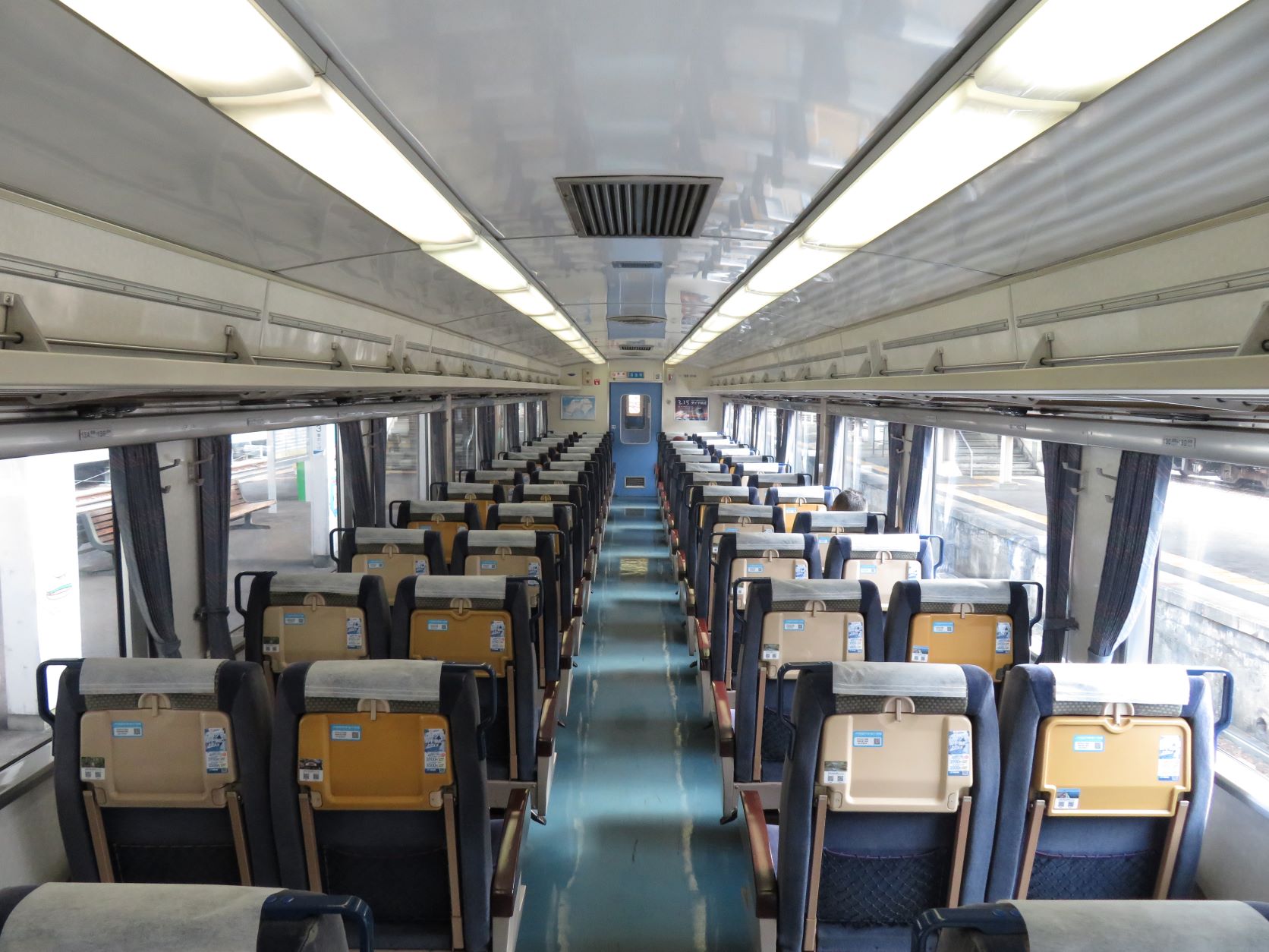 JR四国のキハ185系 - meihan-rail.