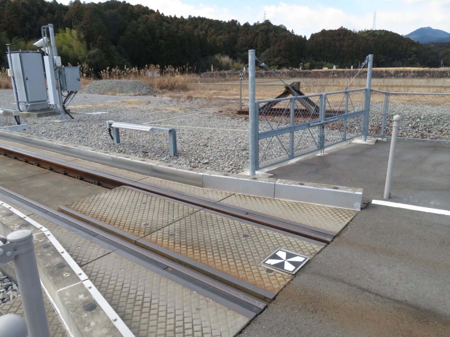 DMV ～世界初の軌陸両用車～ - meihan-rail.