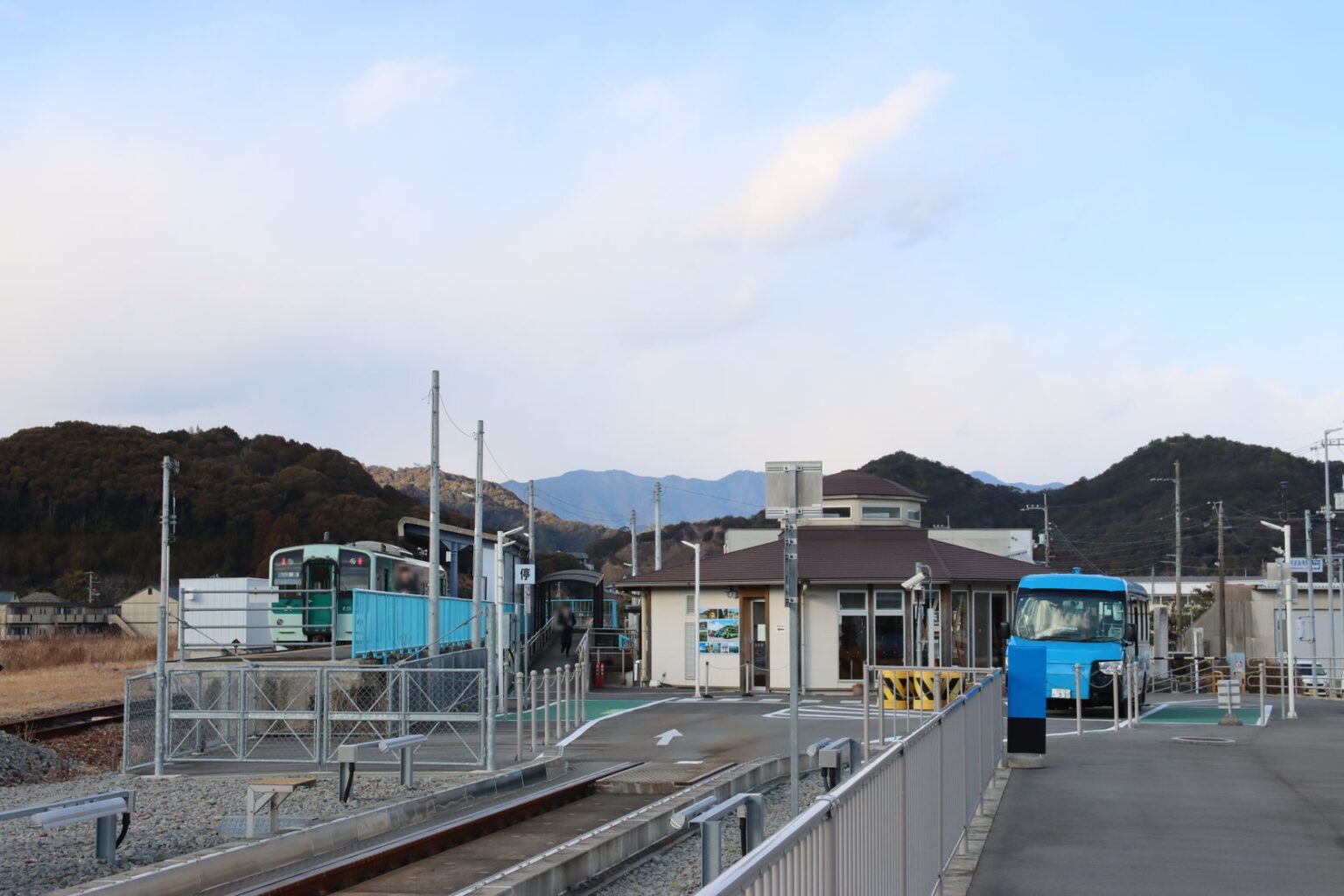 DMV ～世界初の軌陸両用車～ - meihan-rail.